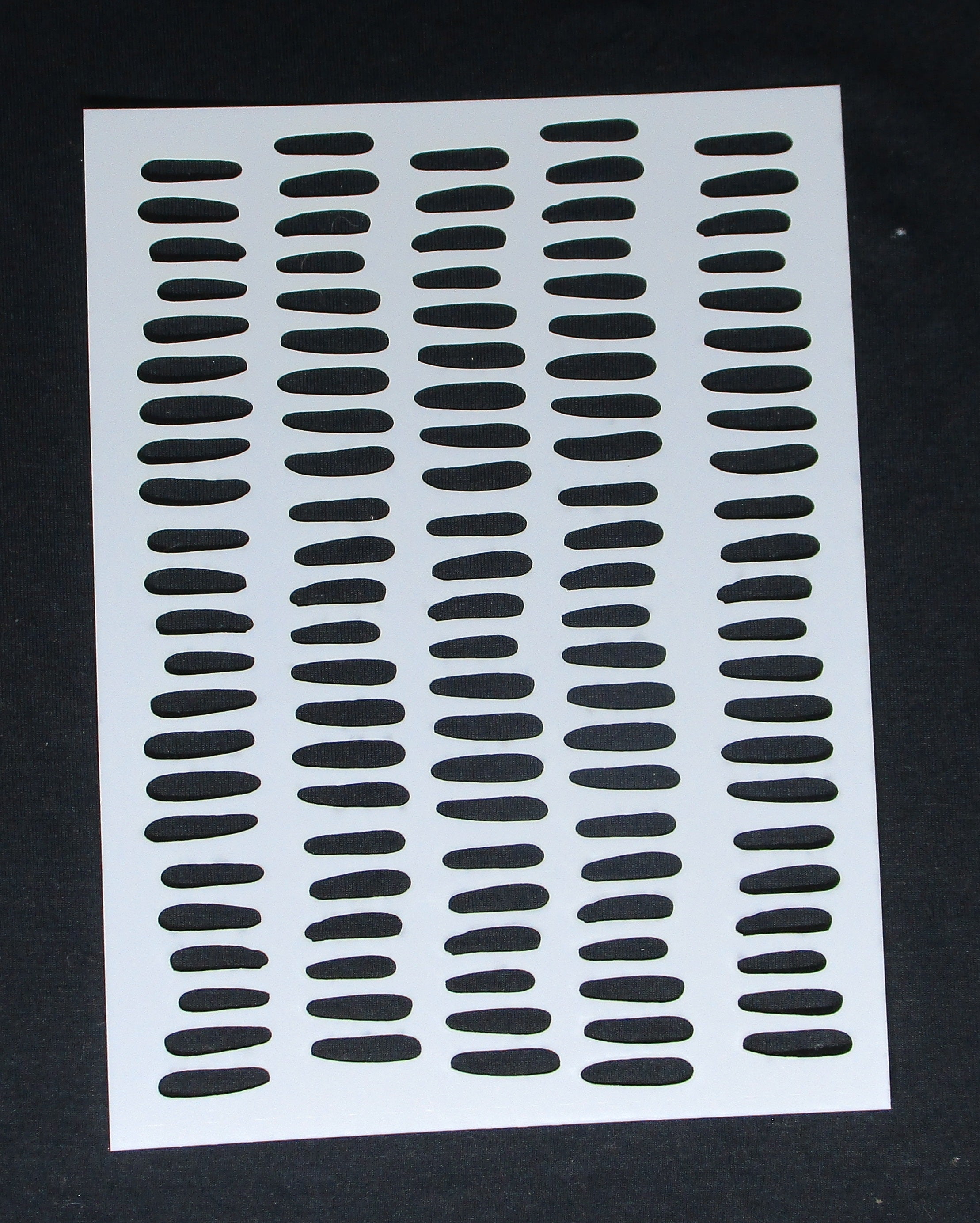 Stencil Medium 6 x 8 Lines of Dashes