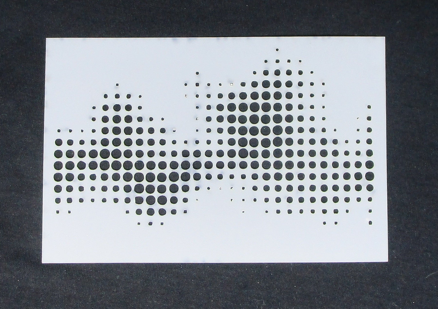 Stencil 6 x 4 Fading Dots Sound Wave